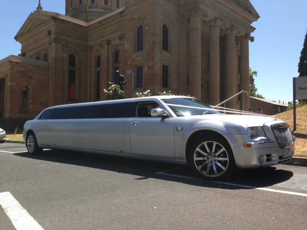What to Consider When Hiring a Limo - Davine Limousines